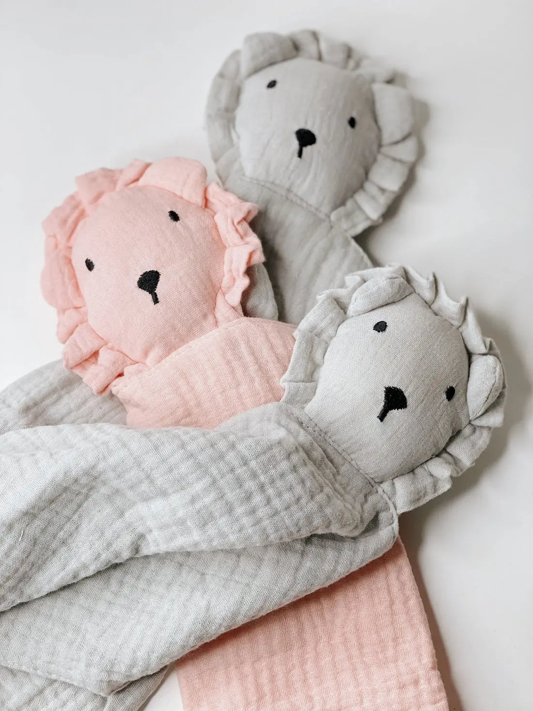 Dou Dou Leon Gris Nenina & Co - Nenina & Co®️